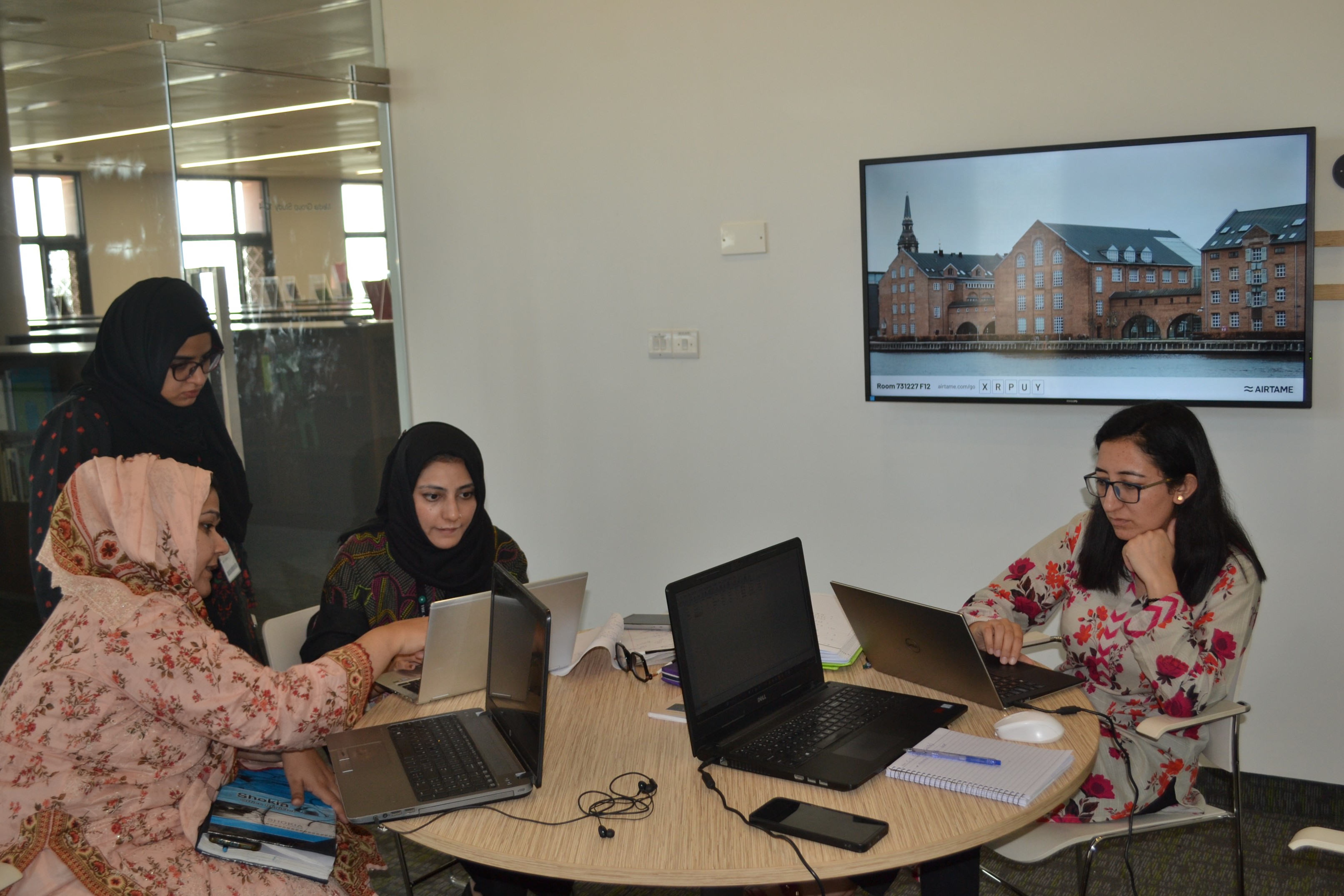 Services | Faculty of Arts & Sciences, Pakistan | Library | The Aga ...