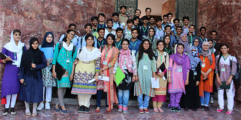 AKU “challenge” to young Pakistanis | The Aga Khan University News