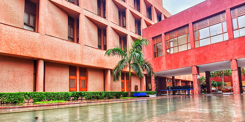 Torrential rains in Karachi, Pakistan cause partial flooding of AKU’s ...