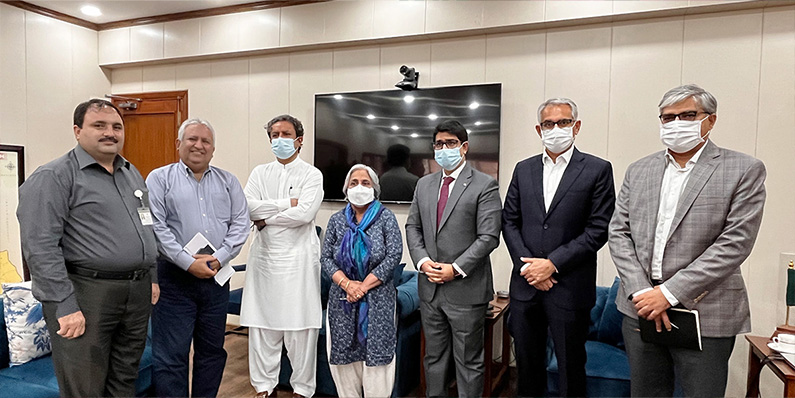 AKU sends mobile healthcare units to flood-affected areas | The Aga ...