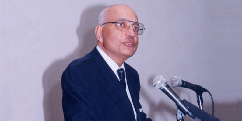 AKU Special Lecture Series Cambridge scholar urges benefactors to ...