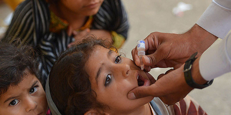Declaration on polio eradication signed | The Aga Khan University News